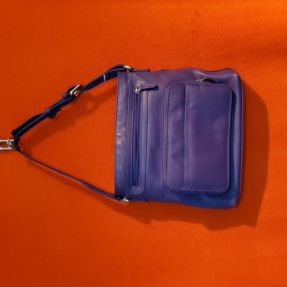 Ili New York | Bags | Ili New York Messenger Bag | Poshmark